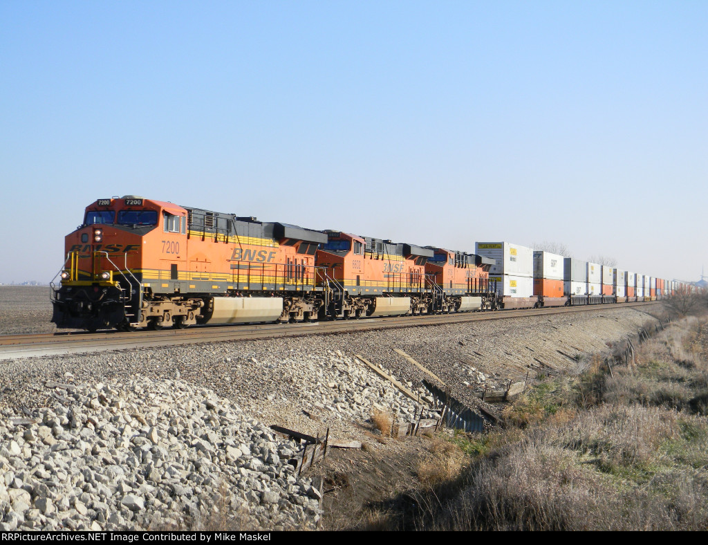 BNSF 7200